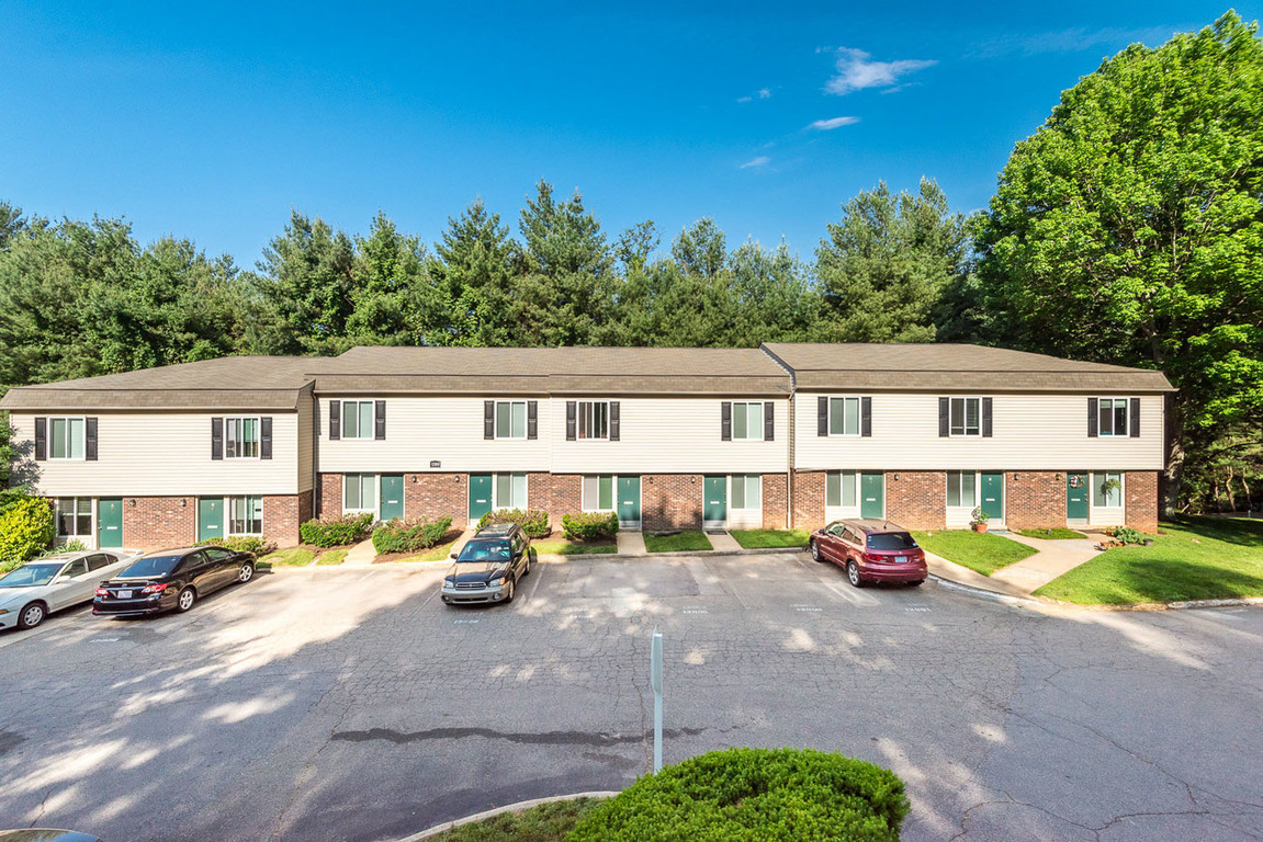 Willow Ridge Apartments | Asheville, NC | Welcome Home