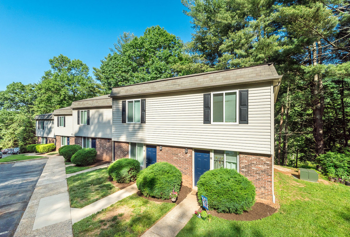 Willow Ridge Apartments | Asheville, NC | Welcome Home