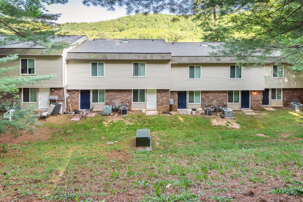 Willow Ridge Apartments | Asheville, NC | Welcome Home